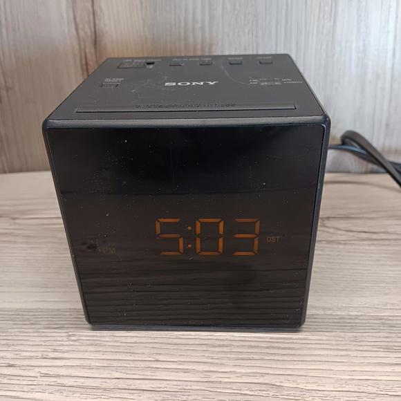 Sony | Portable Audio & Video | Sony Digital Clock Radio Alarm Timer ...